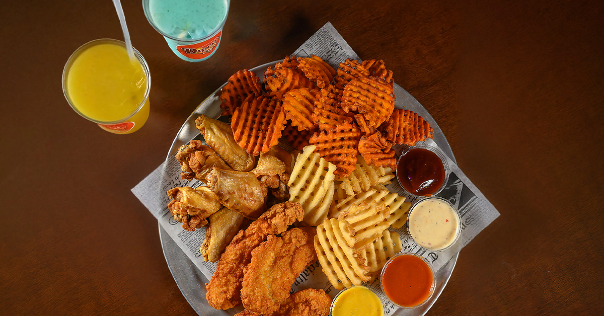 $28 por 1 Dipea Bundle para 2 personas que incluye: Alitas + Chicken ...