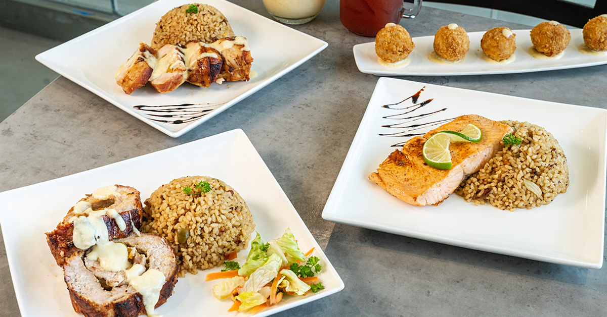 $30 por 2 Platos principales a escoger entre: Pechuga rellena de ...